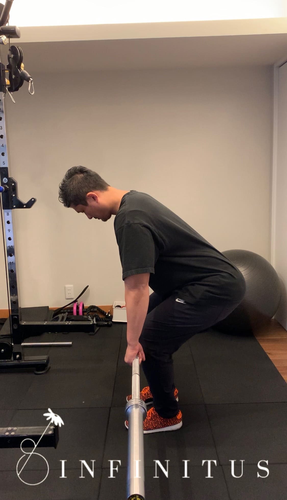 ルーマニアンデッドリフトのフォーム解説!! - 【パーソナルジム】大阪・四ツ橋・心斎橋の健康をサポート INFINITUS